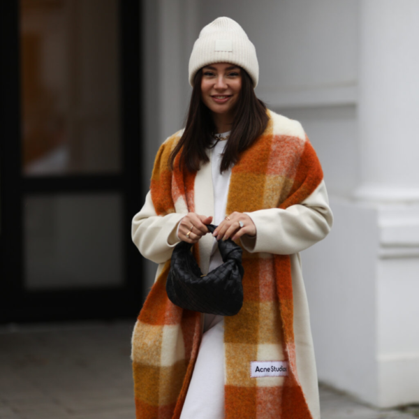 Cum alegi fularul potrivit pentru un palton?